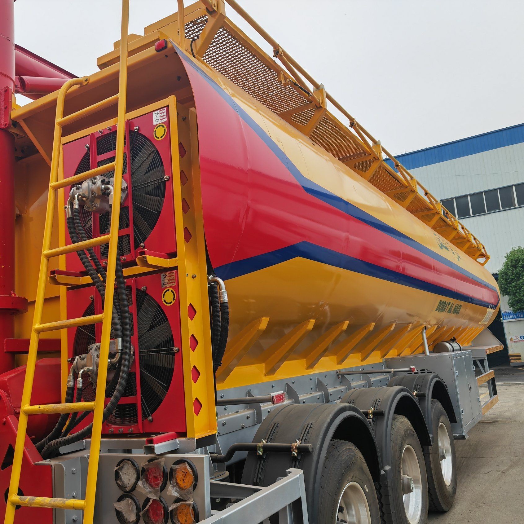60m3 30 Tons Chicken Food Bulk Feed Trailer Animal Bulk Feed Delivery ...