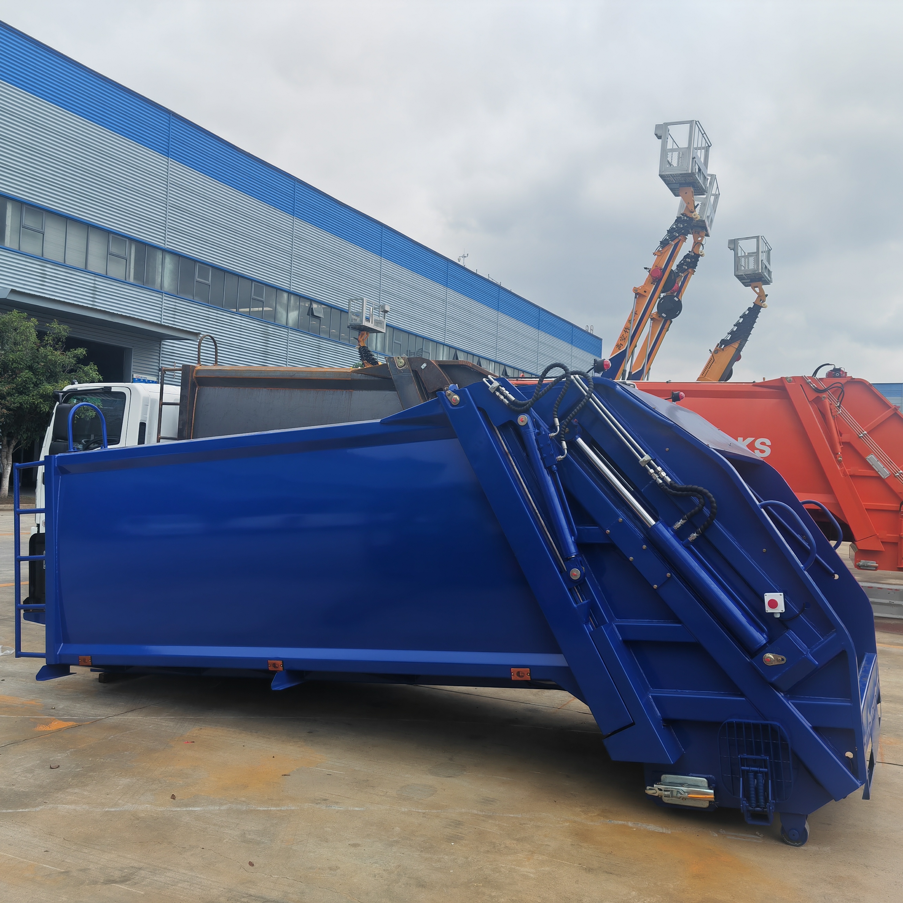 Compactor Garbage Truck Container Bin Anticorrosion Steel Upper Body ...